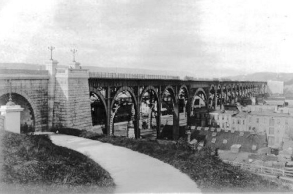 Riverside Drive, The Home Of Ellison, Gershwin, Hearst And Others In ...