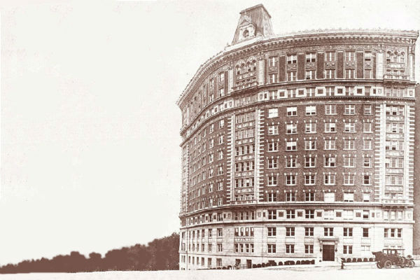 The Paterno And The Colosseum On Riverside Drive In West Harlem, NY ...