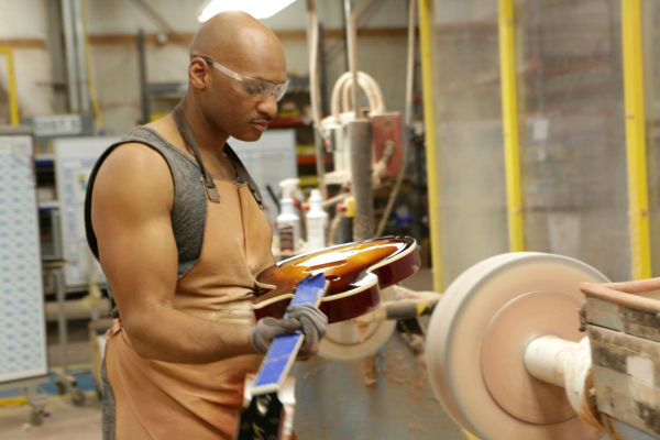 National Geographic Goes Inside Gibson Guitars In Nashville On Made In ...