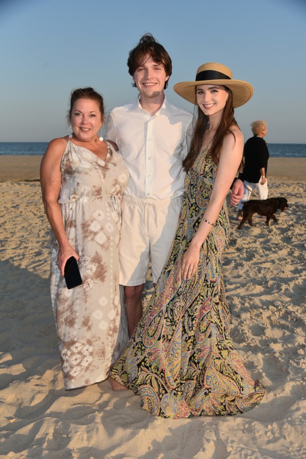Philanthropist Jean Shafiroff And Others At The Dogs On The Dunes ...