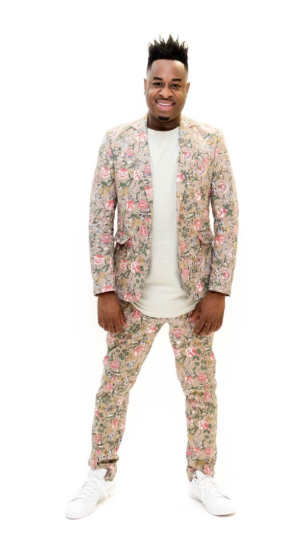 Renaissance Bandleader Damien Sneed In A Tribute To Aretha Franklin ...