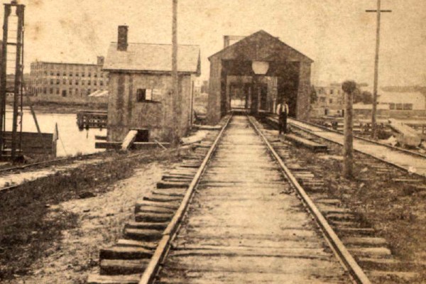 The Harlem River Lift Bridge Carrying Trains From Harlem To The Hudson ...
