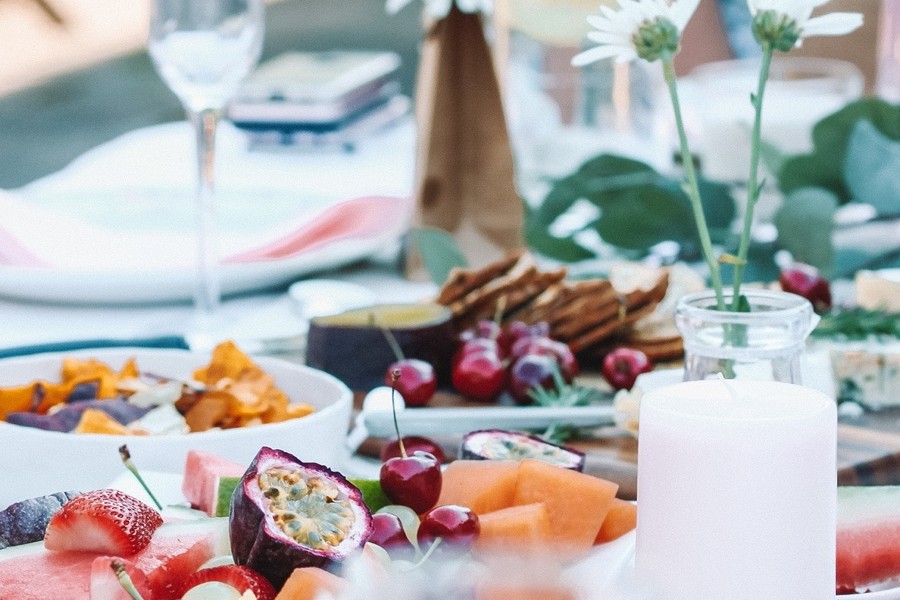 Bottoms Up, How To Throw A Beautiful Cocktail Party For Your Friends