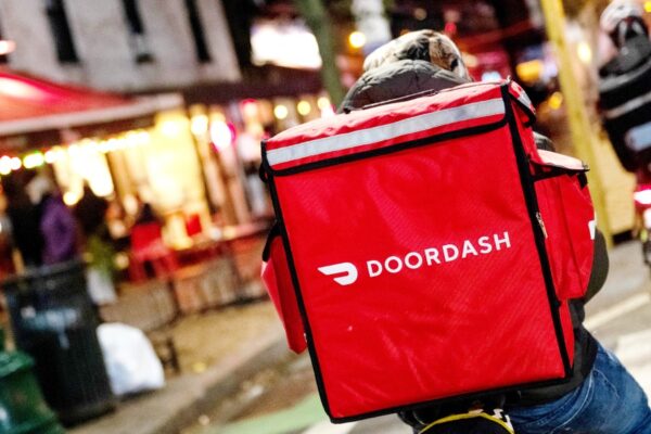DoorDash And Uber Sue NYC Over Mandatory Tipping Law