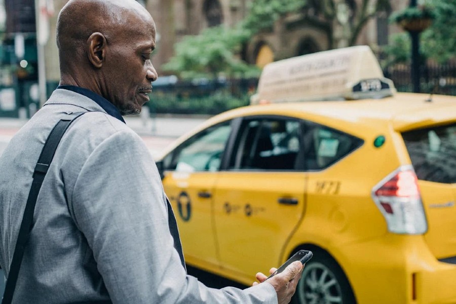 5 Essential Tips For Safe Urban Commuting