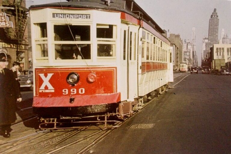 A Journey Through Time: The TARS Trolley In Harlem, NY, 1946 (Photographs)