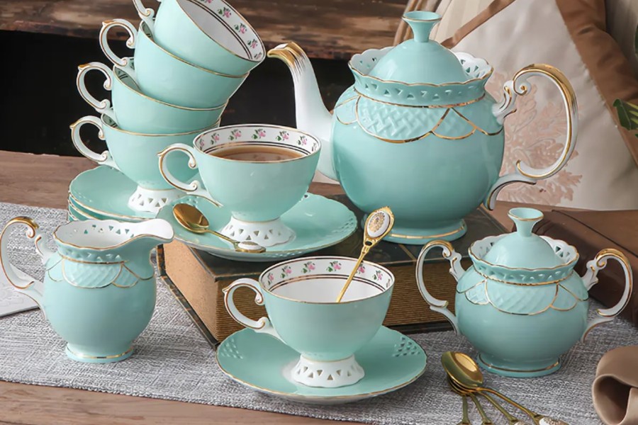 The Main Components Of A Traditional Japanese Tea Set