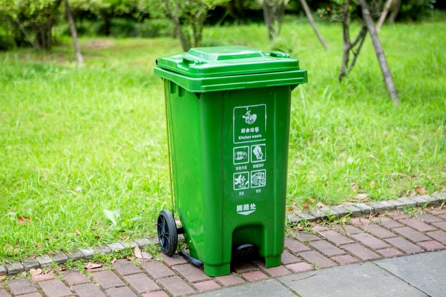 Informational Guide To Choosing The Right Plastic Garbage Bin For ...