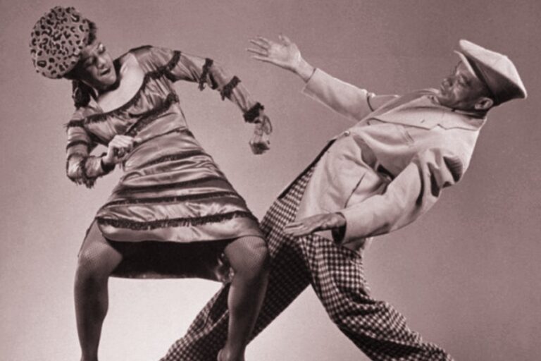 The Harlem "Shimmy" Was The Naughty But Nice Dance Of The Roaring 20's ...